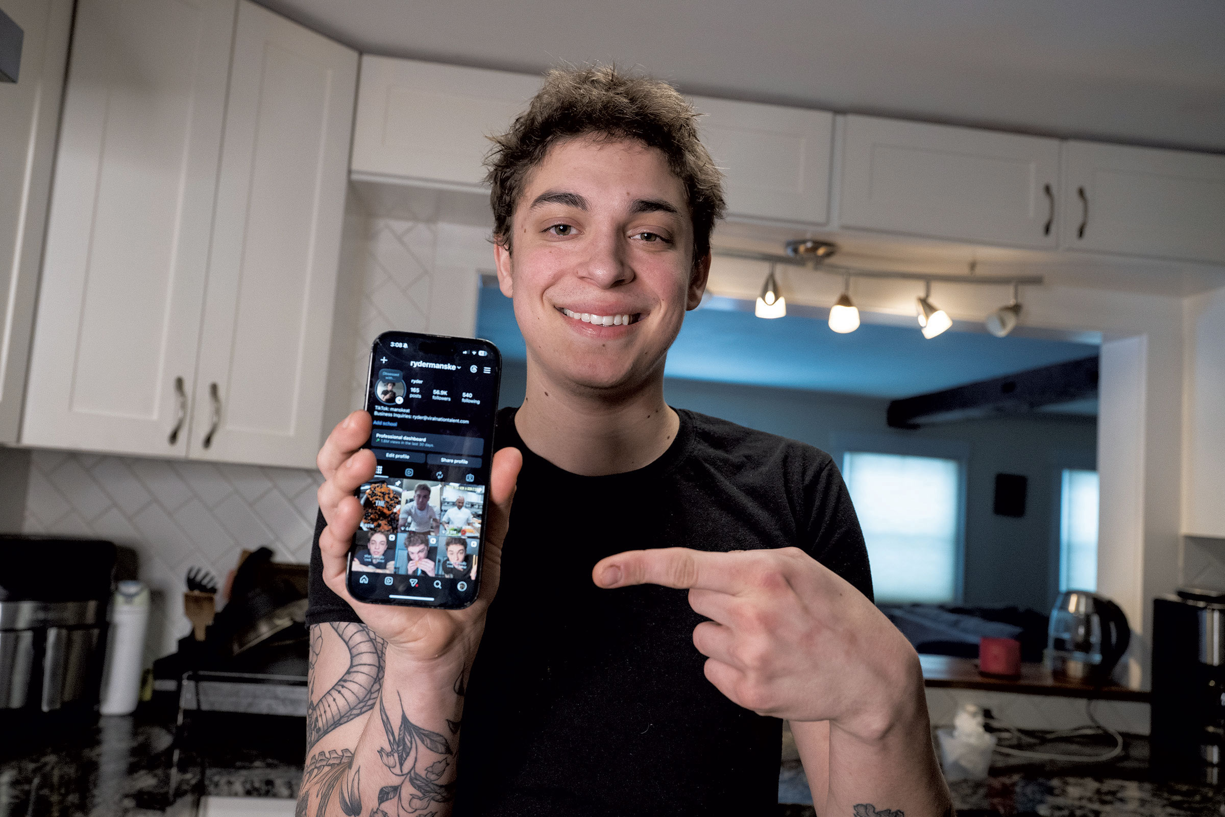 Burlington Cook Ryder Manske Has a Serious Online Following | Seven Days